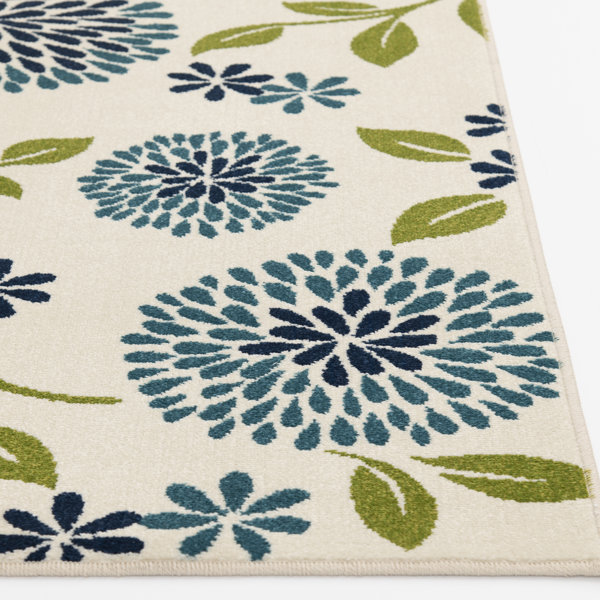 Lark Manor Annetra Floral Indoor/Outdoor Rug & Reviews | Wayfair